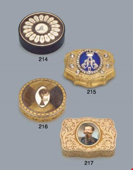 A RARE ITALIAN GOLD PRESENTATION SNUFF-BOX SET WITH A MINIATURE, BY ...