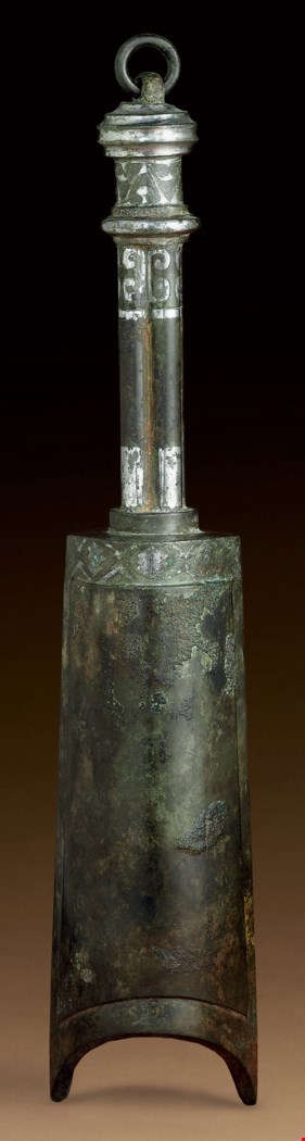 AN UNUSUAL SILVER-DECORATED BRONZE HAND-HELD BELL, ZHENG , WESTERN HAN ...