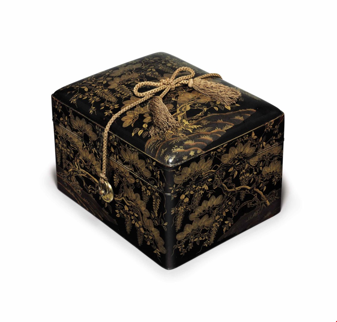 A lacquer accessory box (tebako) , EDO PERIOD (18TH CENTURY) | Christie's