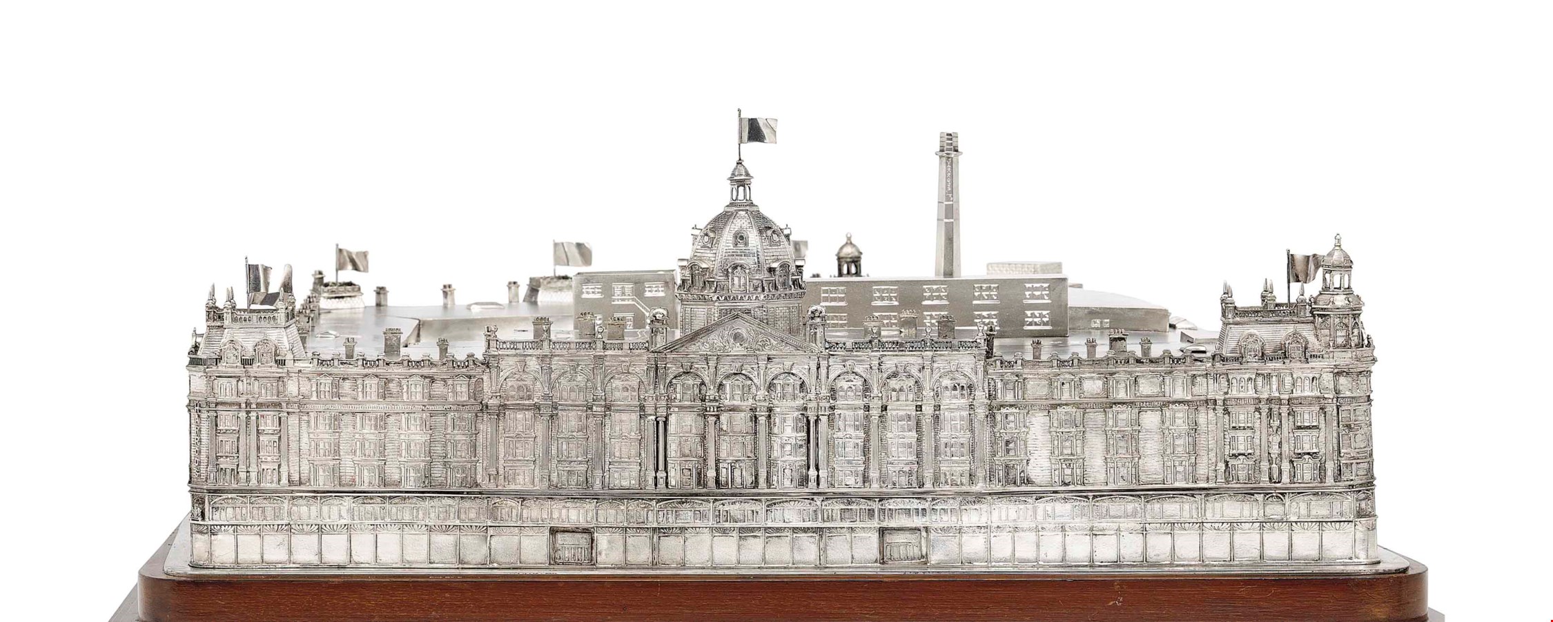 THE HARRODS-SELFRIDGE WAGER PRIZE A GEORGE V SILVER CIGAR BOX IN THE ...
