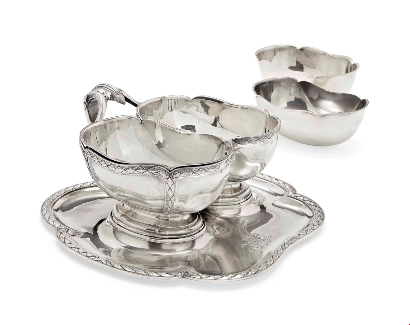 DOUBLE SAUCIERE ET SON PLATEAU AVEC CINQ DOUBLURES EN ARGENT , PAR ...